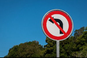 Virar a la izquierda: Cómo hacerlo de forma segura - Autofact